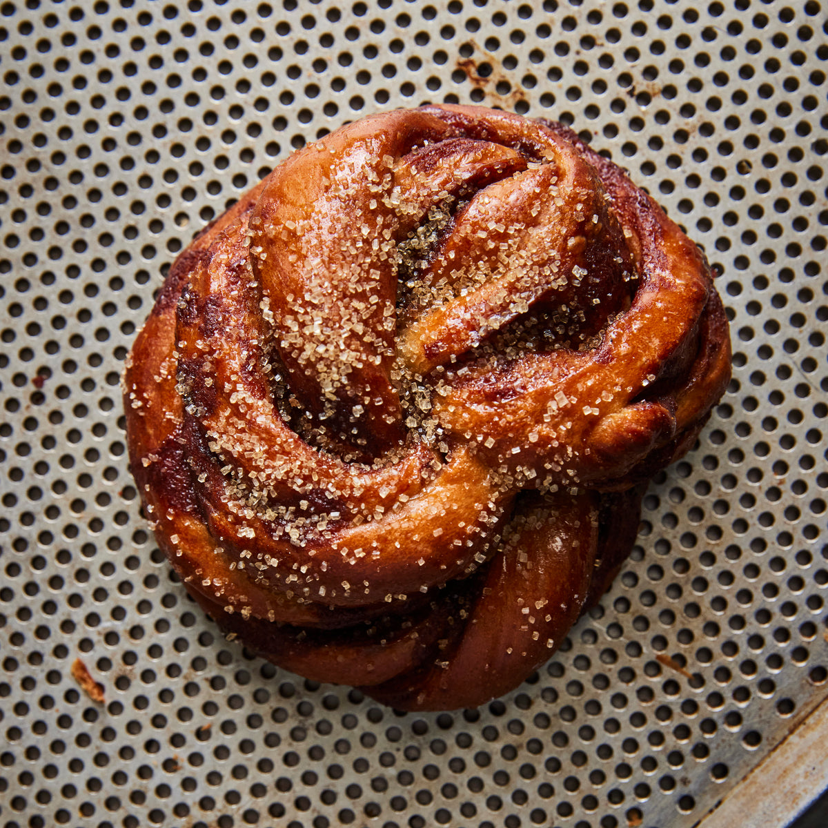 Cinnamon Knot – Docker Bakery